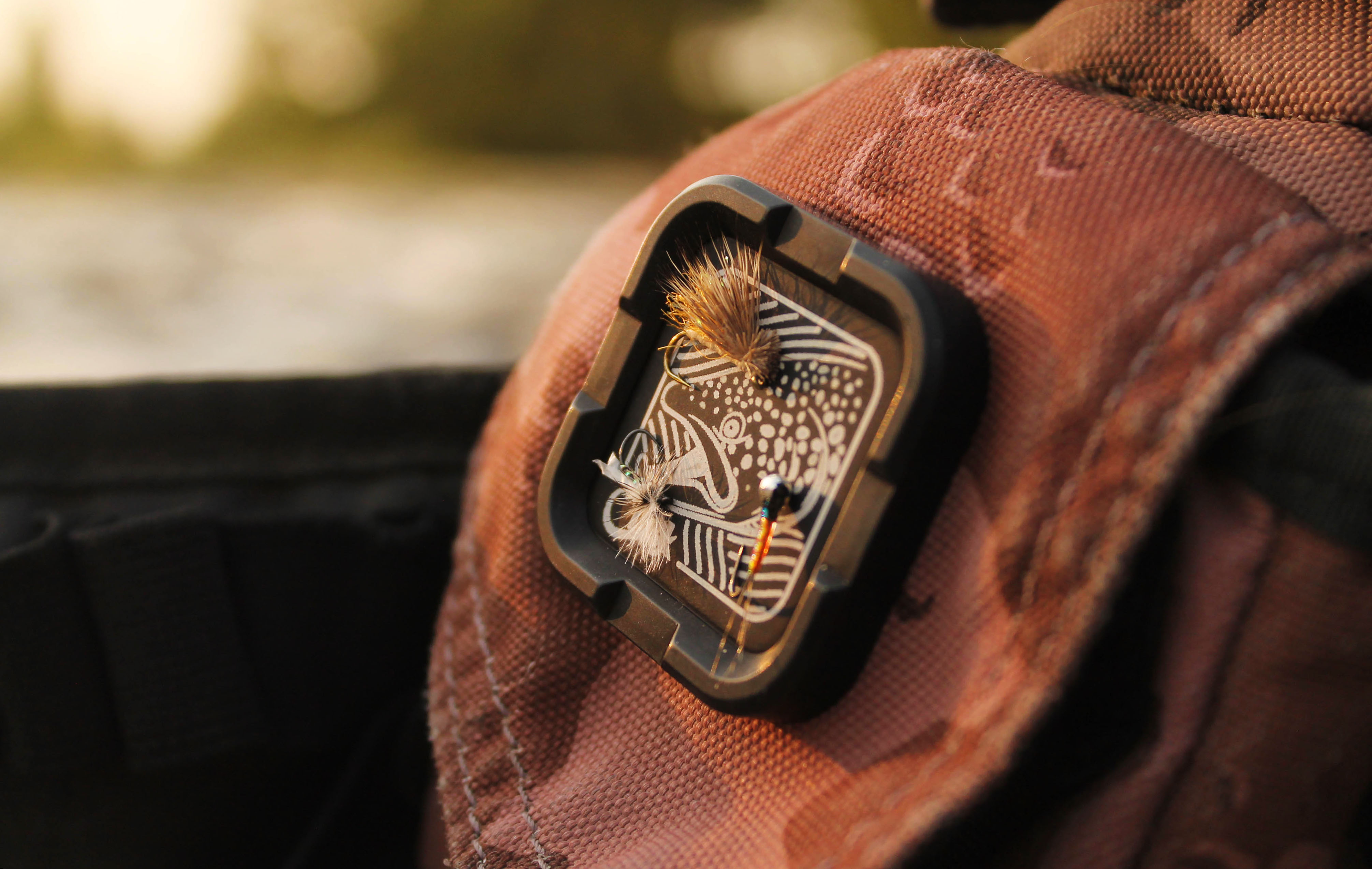 Cling Mag Grab Mini Fly Patch